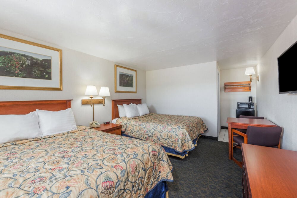 Knights Inn North Attleboro Hotel